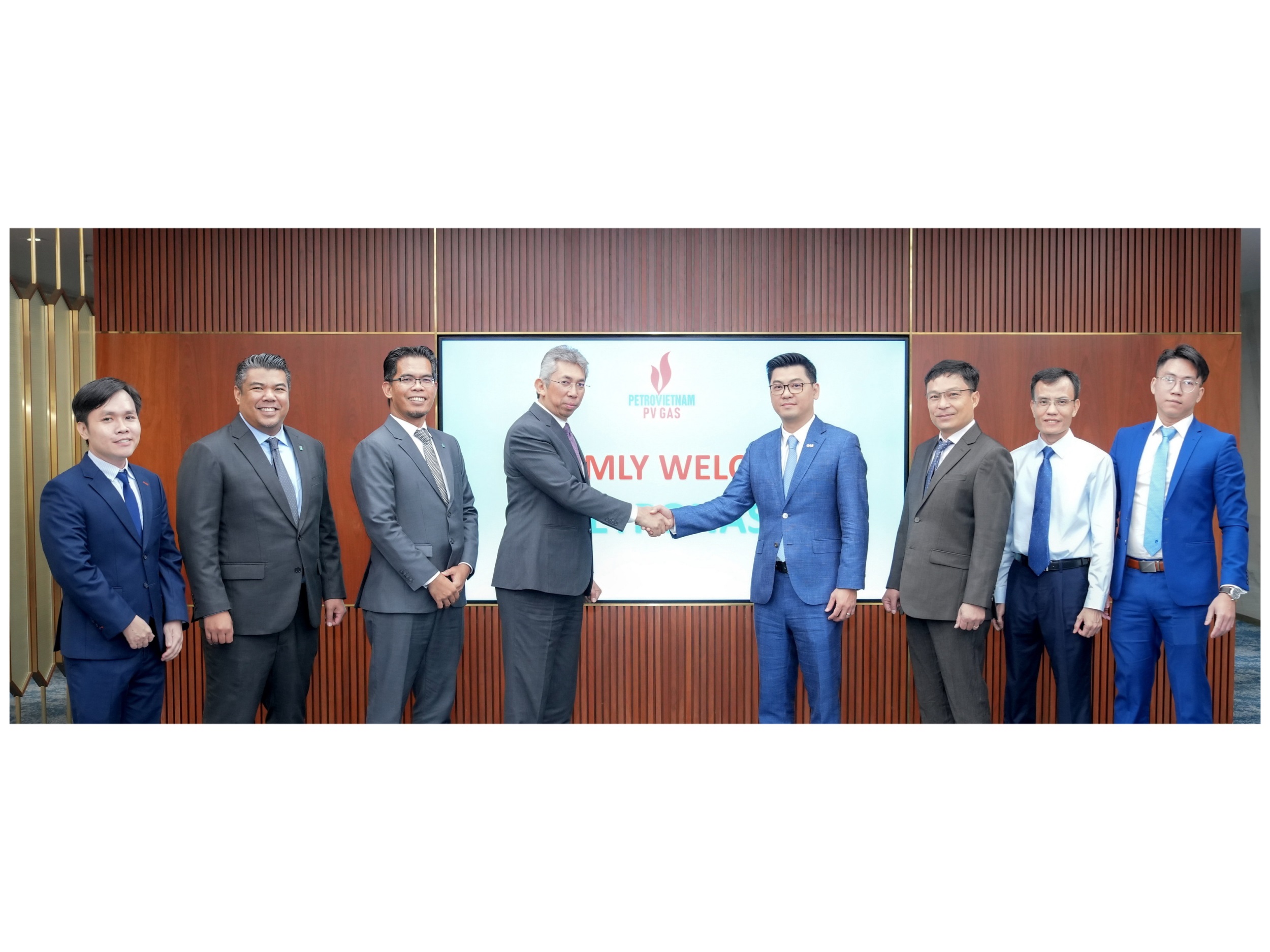 PETRONAS and PV GAS strengthen strategic cooperation in the LNG sector